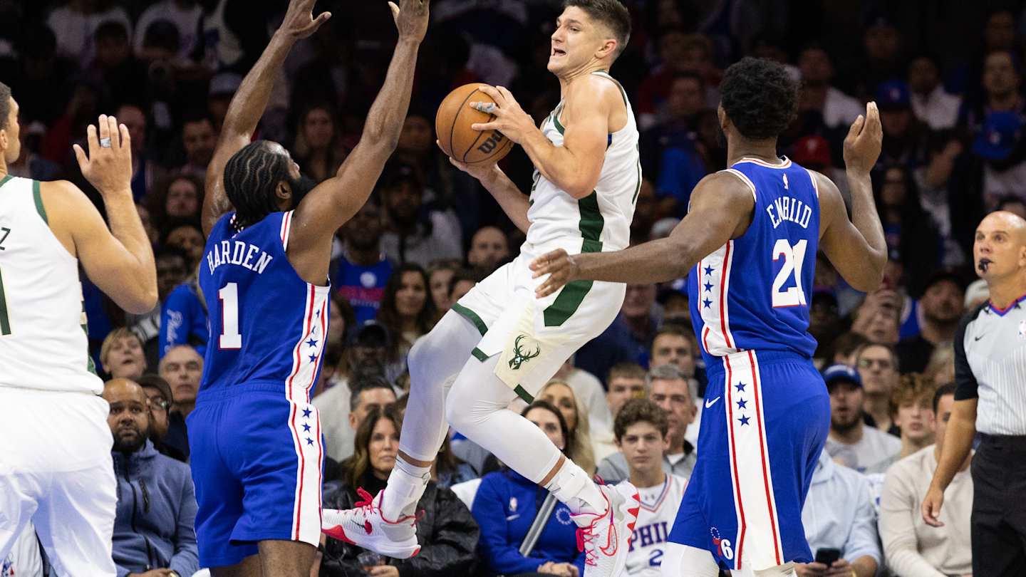 Duke basketball alum Grayson Allen helps seal Bucks win in opener ...