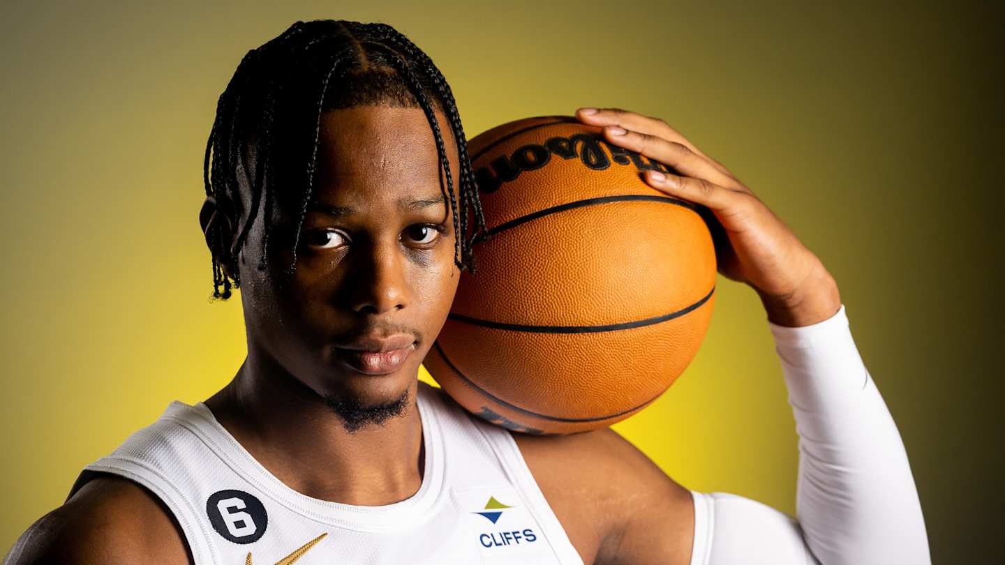 WATCH: Isaac Okoro And Evan Mobley Throw Down Huge Dunks For The Cavs ...