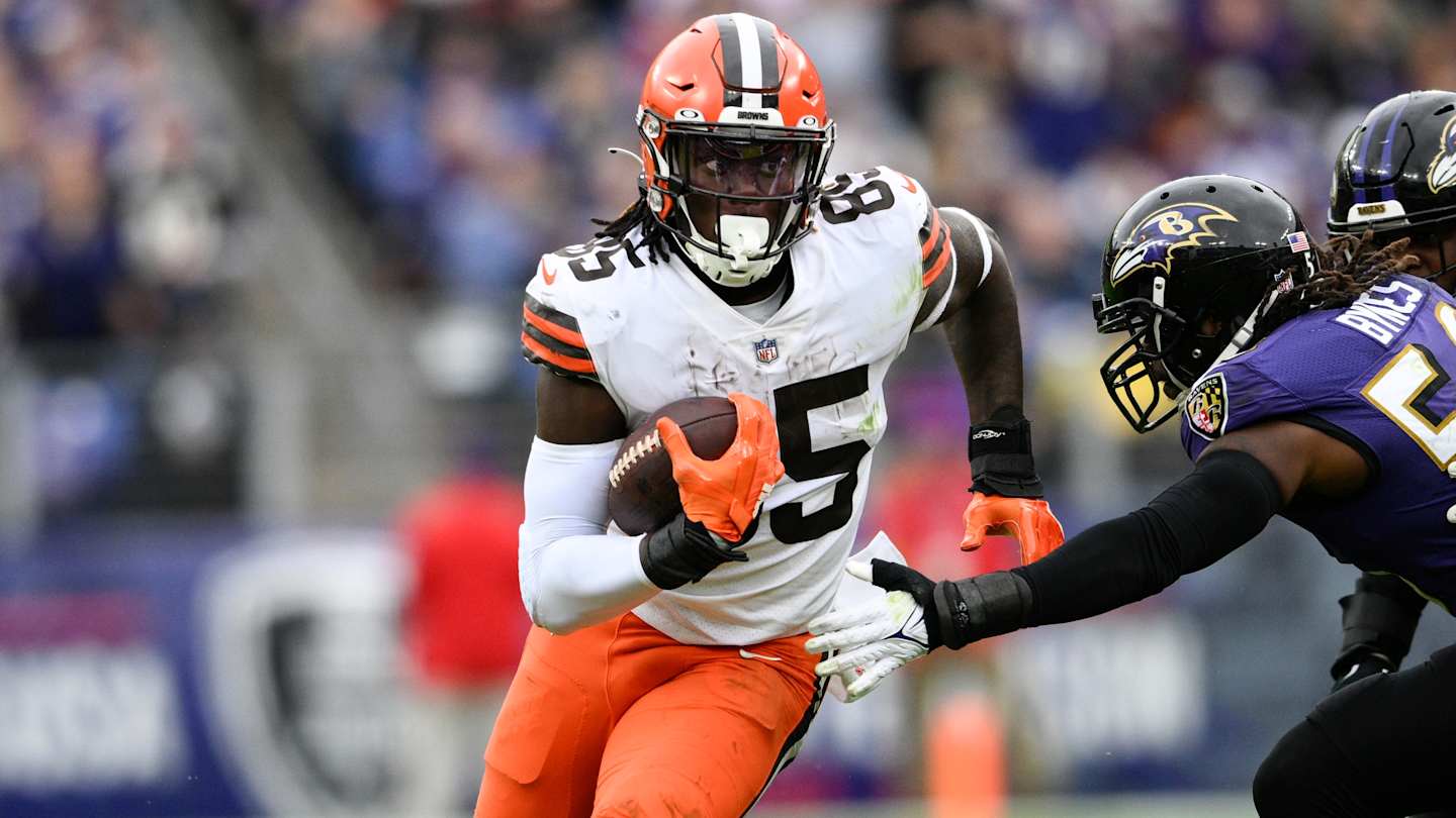 Browns’ David Njoku Suffers High-Ankle Sprain But Avoids Surgery, per ...
