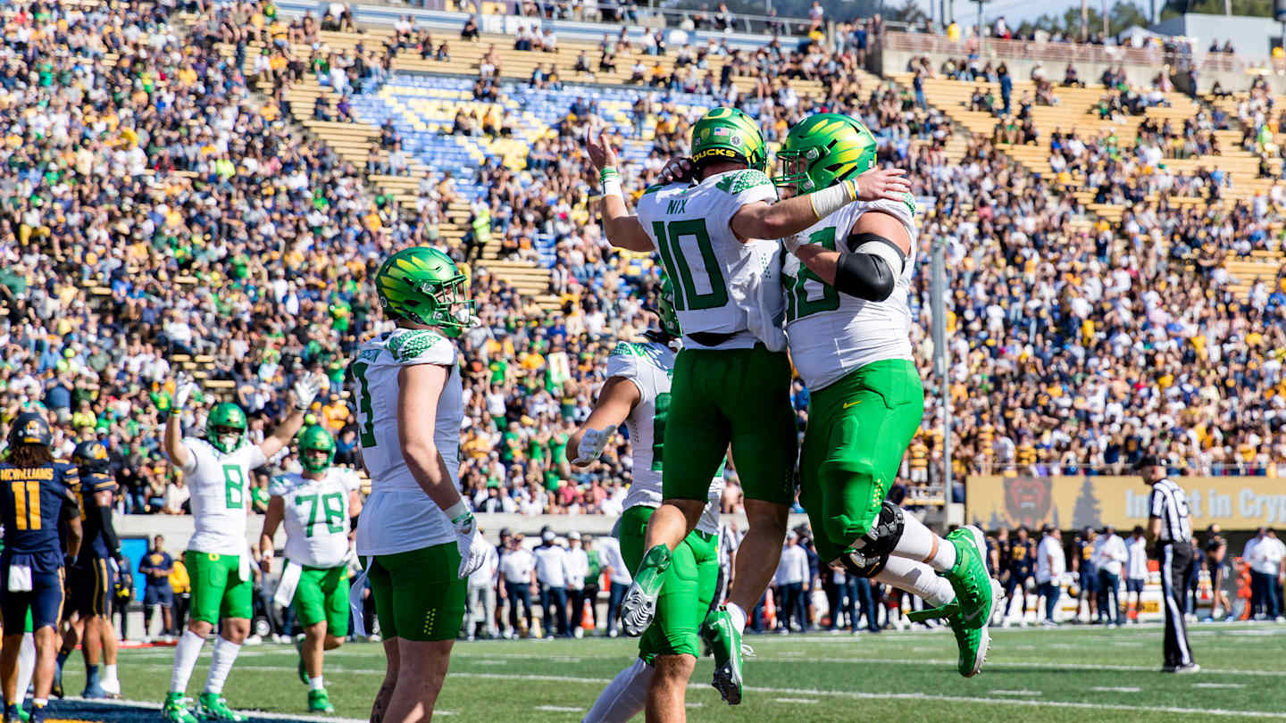 Oregon Football Dominates Cal 42-24 en Route to Seven Straight Win ...