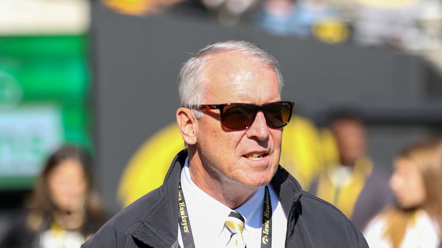 Howe: Gary Barta Missed Opportunities - Sports Illustrated Iowa ...