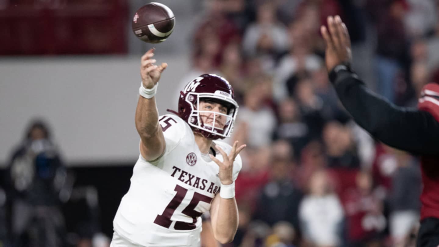 WATCH: Texas A&M Aggies Freshman Conner Weigman Throws First Career TD ...