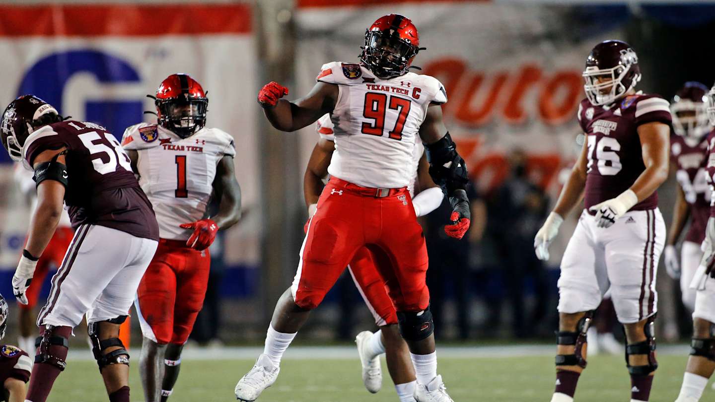 Texas Tech Red Raiders DL Tony Bradford Jr. Named Wuerffel Trophy ...