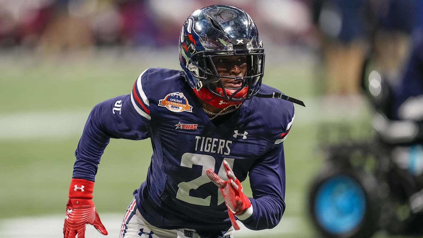 Shilo Sanders 'Officially' Leaves Jackson State for Colorado - HBCU Legends