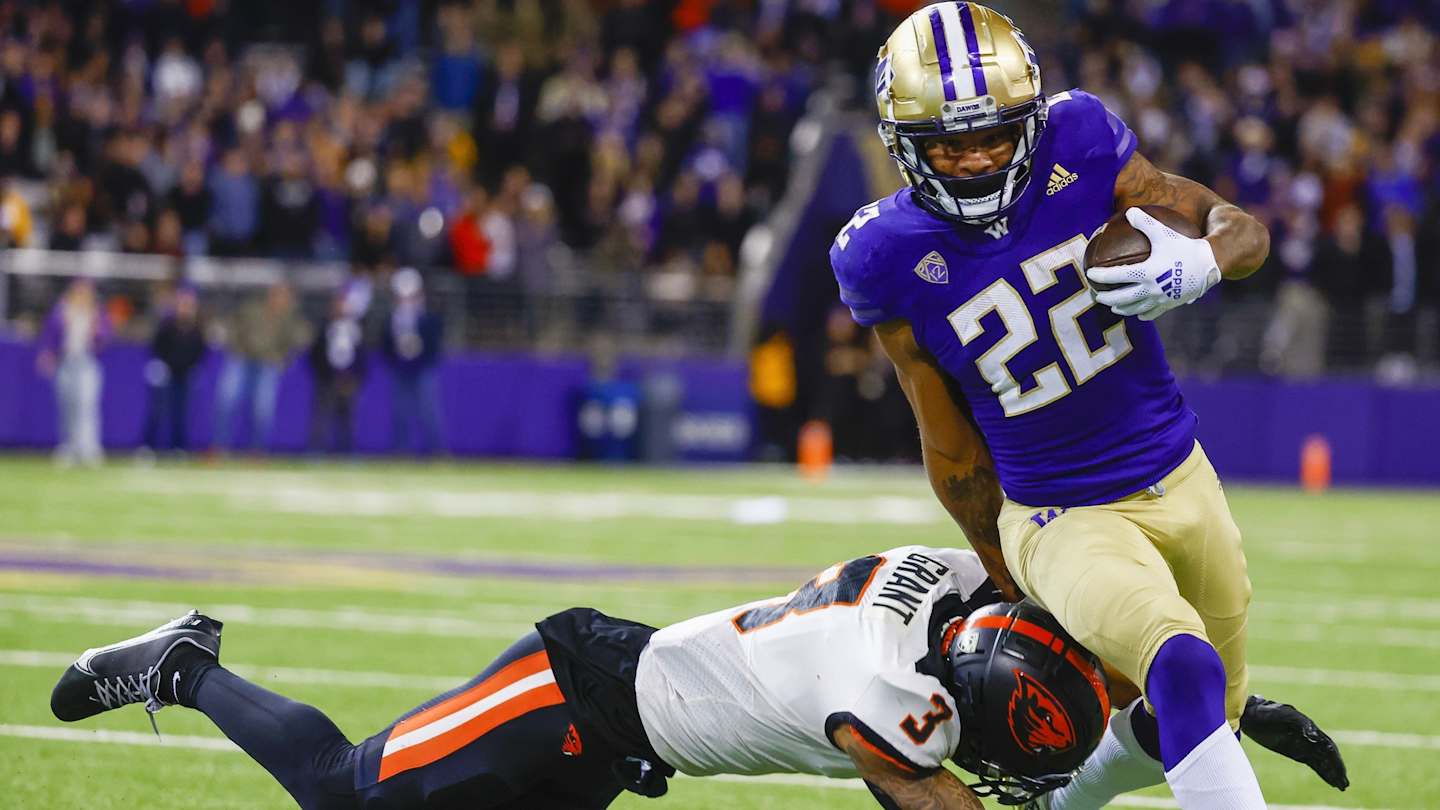 Davis Starts for the First Time This Season, Plays Versatile Role in ...