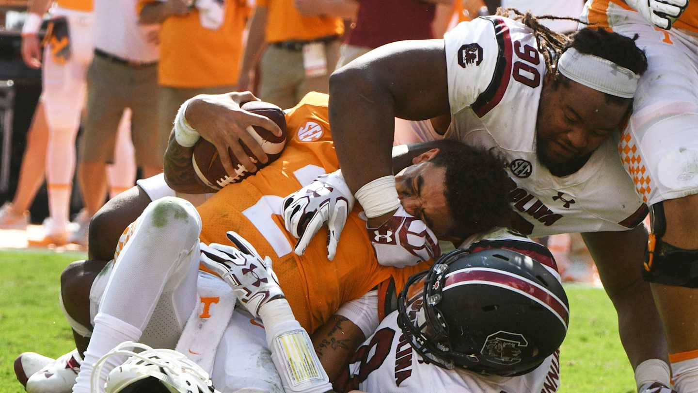 South Carolina Gamecocks To Play Tennessee Under The Lights - Sports ...