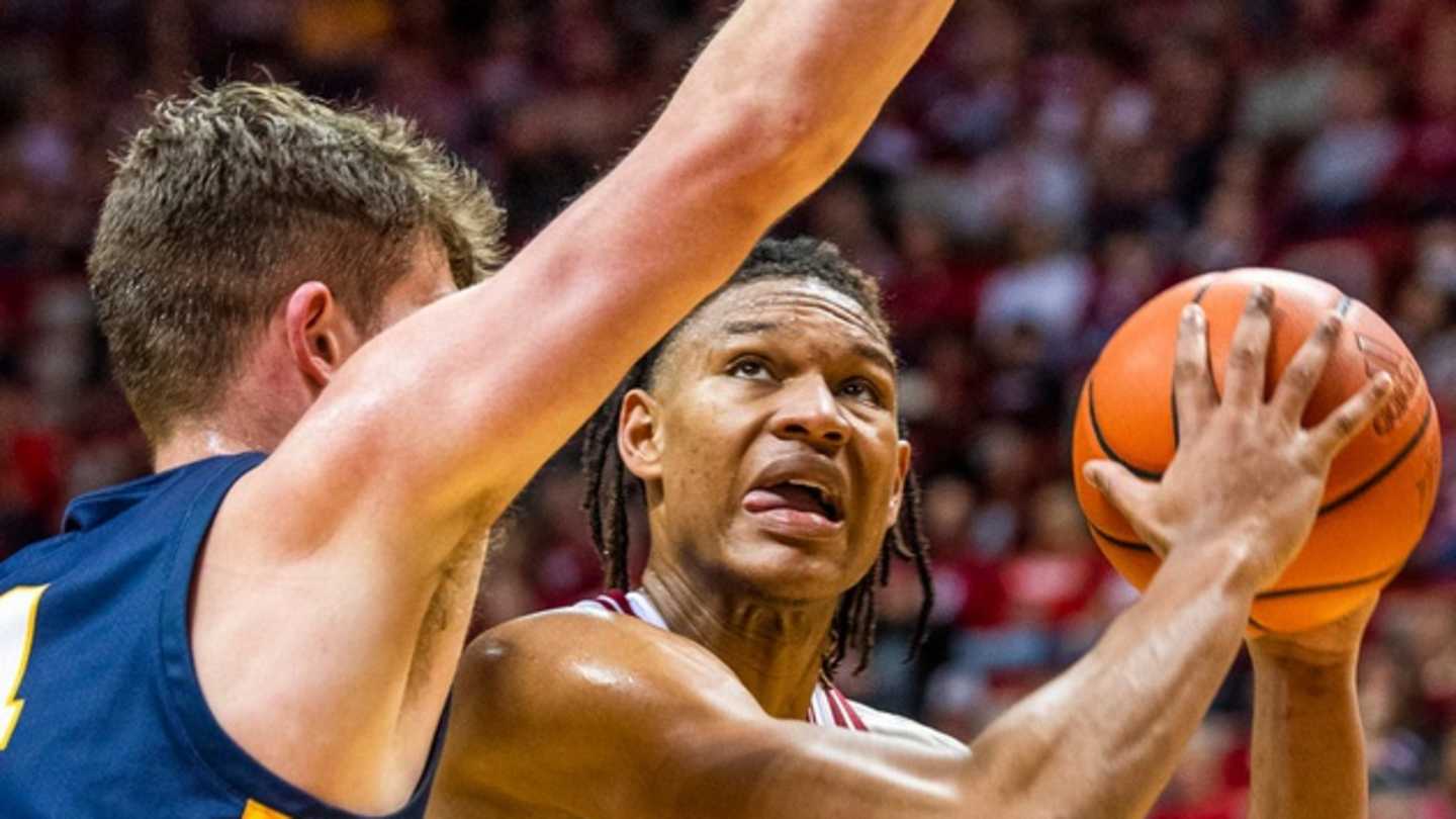 WATCH: Jalen Hood-Schifino Drops Dime to Malik Reneau - Sports ...