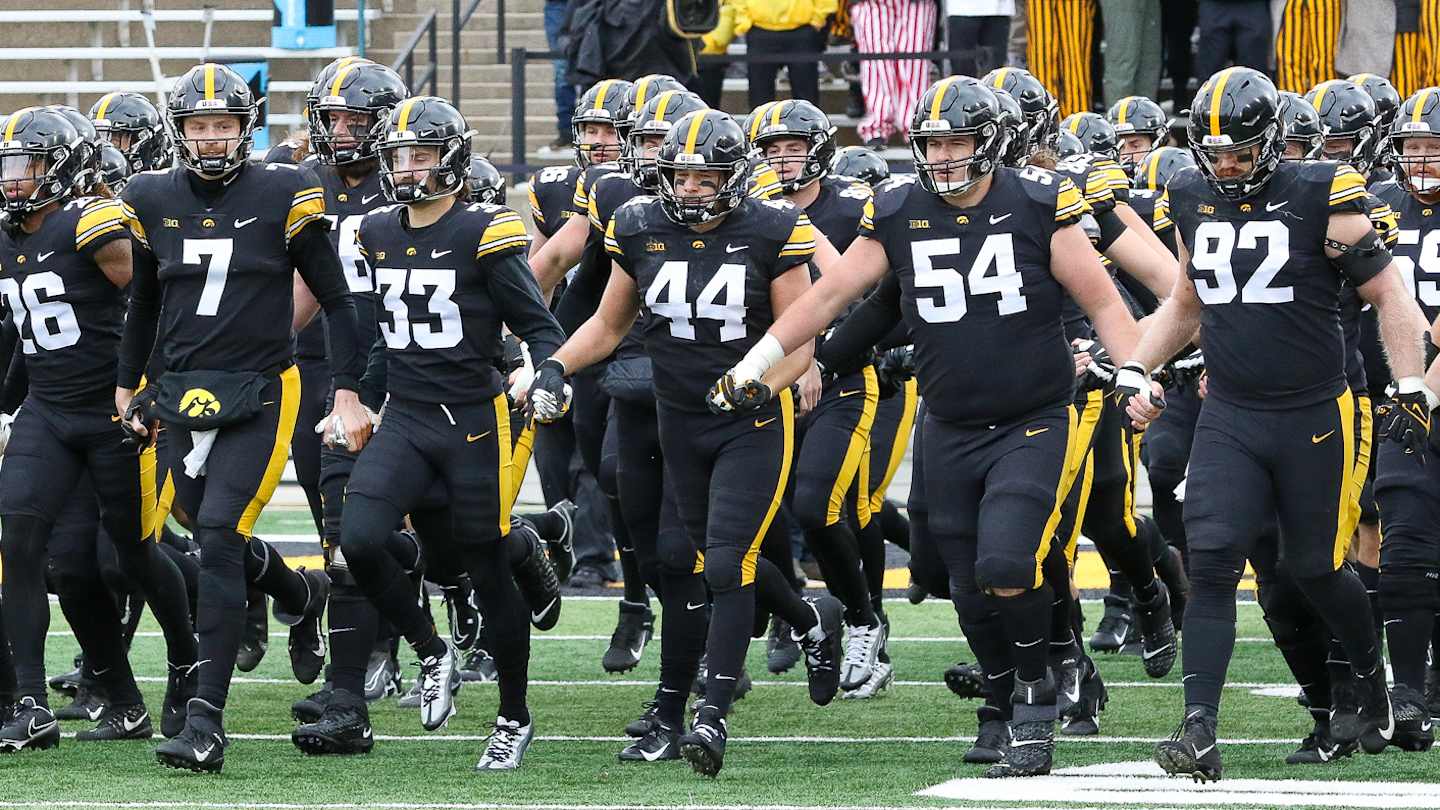 Brown: Iowa Football Perseveres in '22 - Sports Illustrated Iowa ...