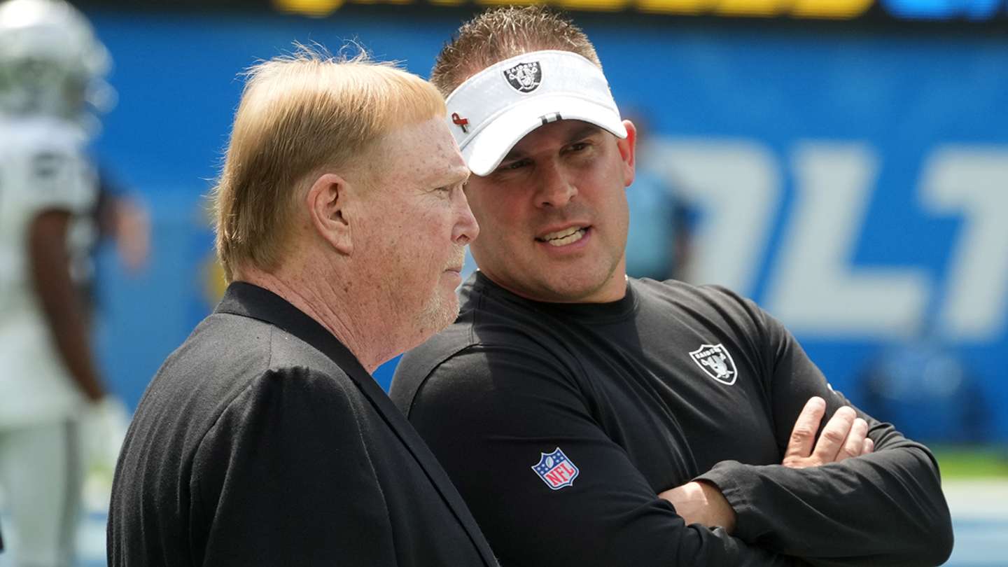 Raiders Owner Mark Davis Caught on Video Yelling at Angry Fans During ...