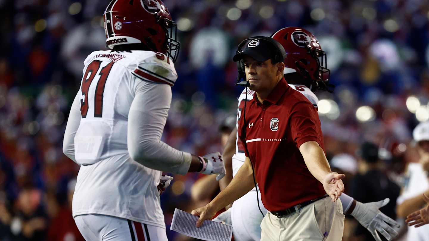 Shane Beamer Previews Tennessee - Sports Illustrated South Carolina ...