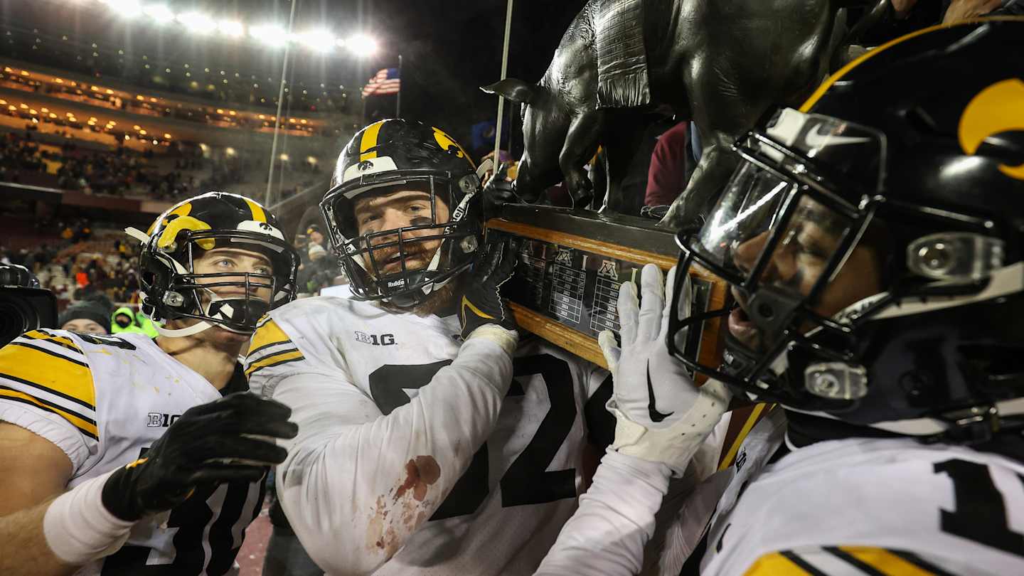 Howe: Iowa's Comeback Kids Still Rolling - Sports Illustrated Iowa ...