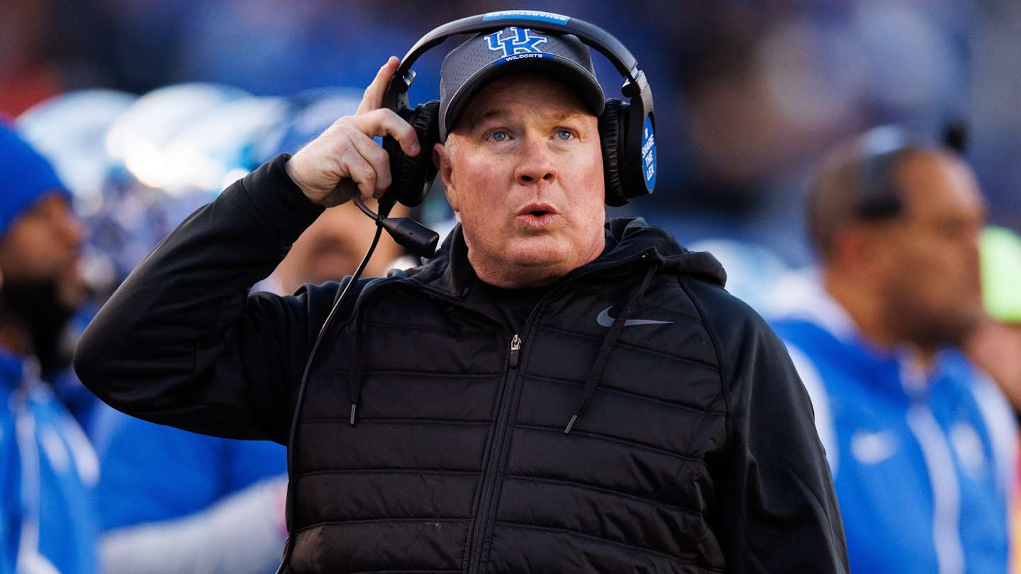 Kentucky Football Coach Mark Stoops Gets Contract Extension, Raise ...