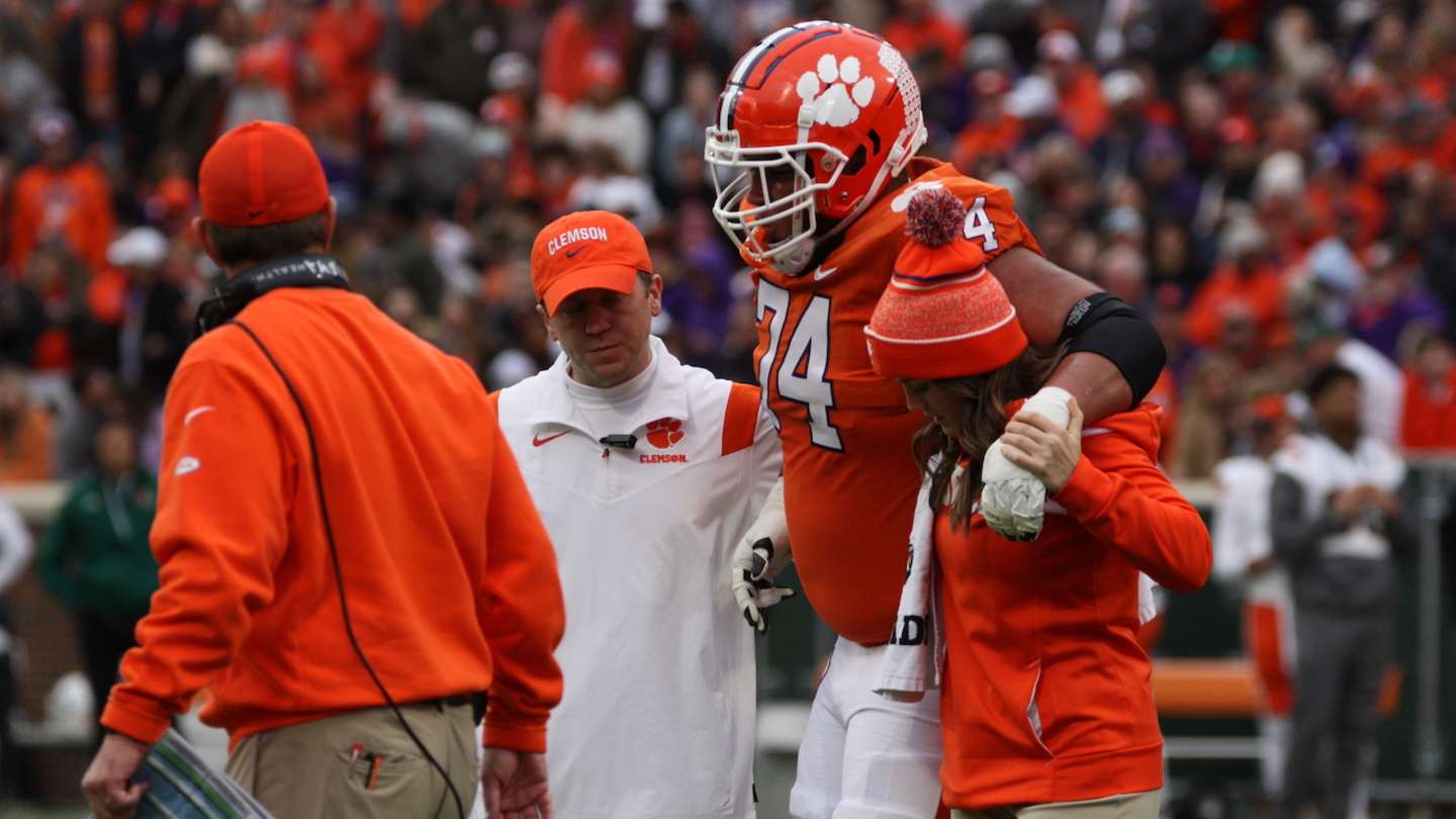 Clemson Tigers Lose Starting Offensive Lineman for Season - Sports ...
