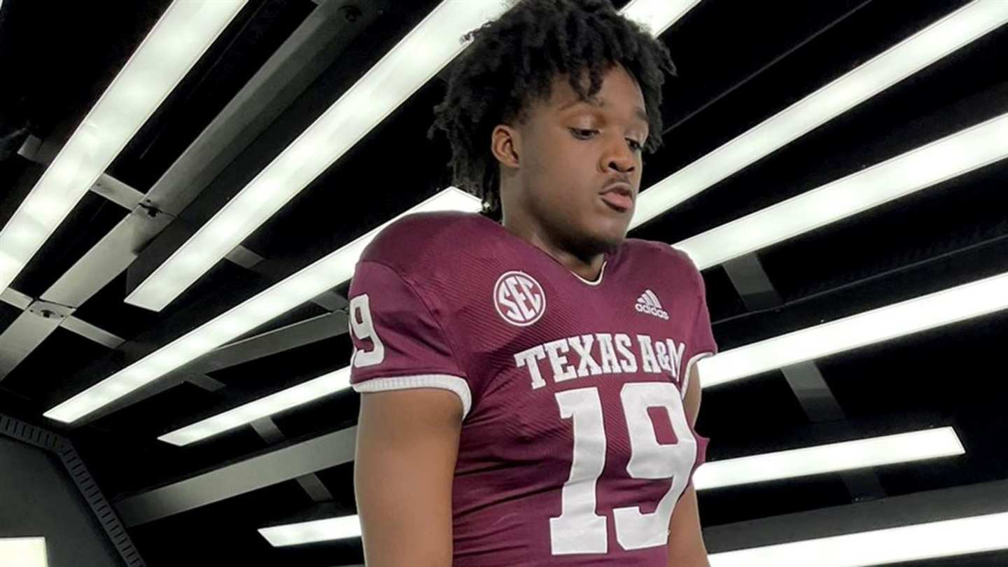 South Carolina's KingJoseph Edwards Combines Rare Athleticism & Size ...