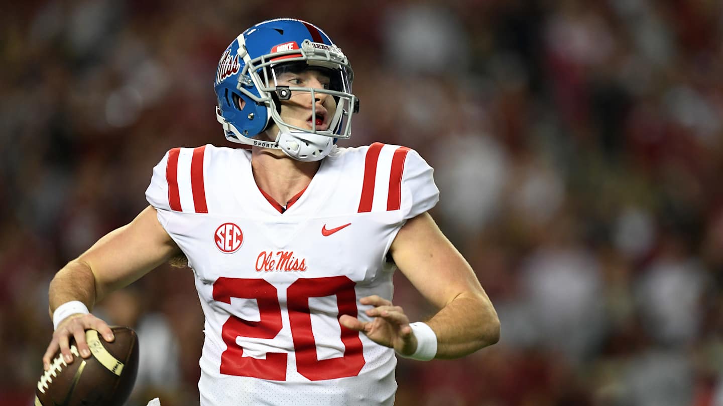 Notable Quarterbacks To Wear Non-Traditional Numbers In College ...