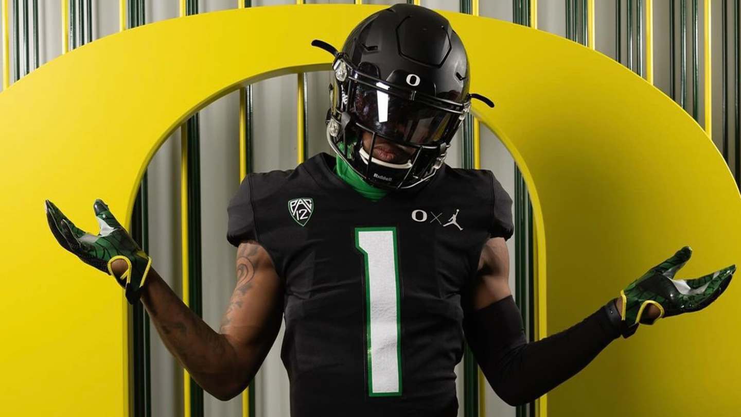 Oregon Recruiting: Oregon Giving 5-Star LSU WR Commit Dakorien Moore Plenty to Think About ...