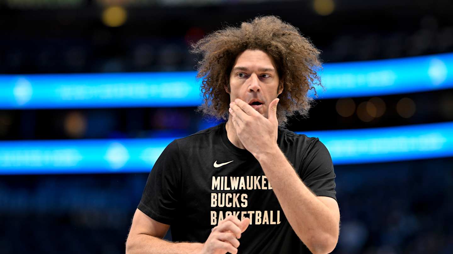 Robin Lopez Had Perfect Reaction to Chaotic Final Stretch Before 2024 ...