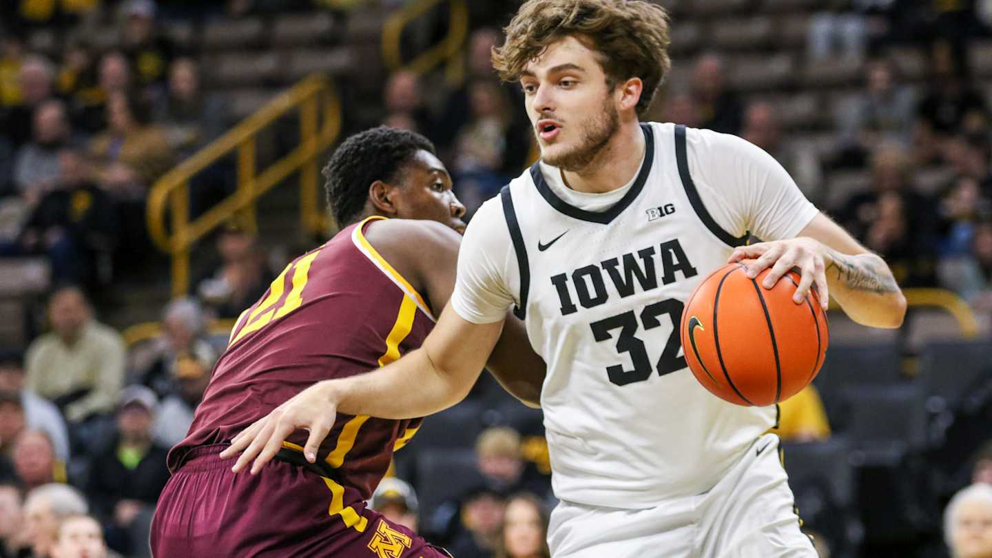 Owen Freeman B1G Freshman of Week Again - Sports Illustrated Iowa ...