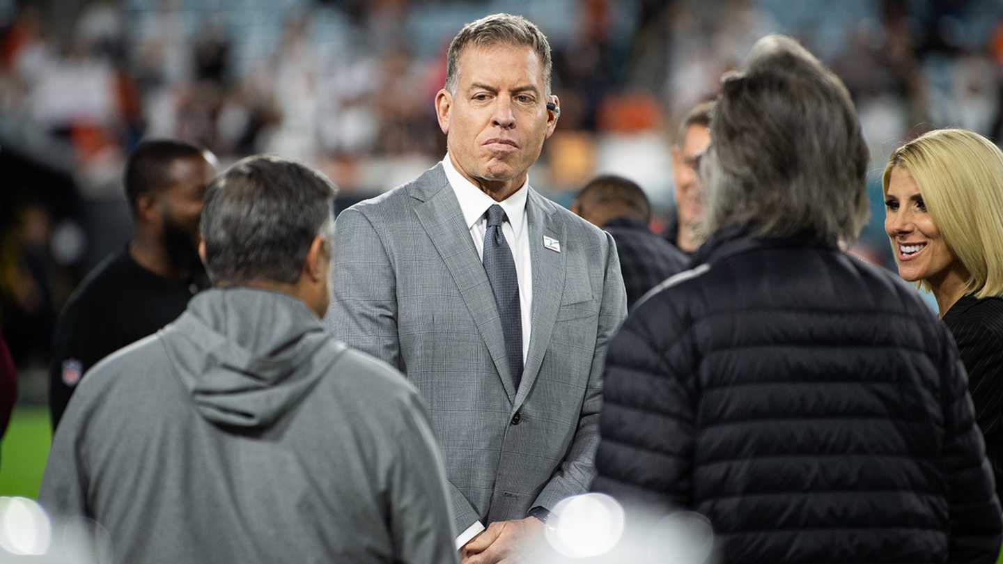 Fans Dunked on Troy Aikman’s Old Tweet About Patrick Mahomes After Chiefs’ Super Bowl Win ...