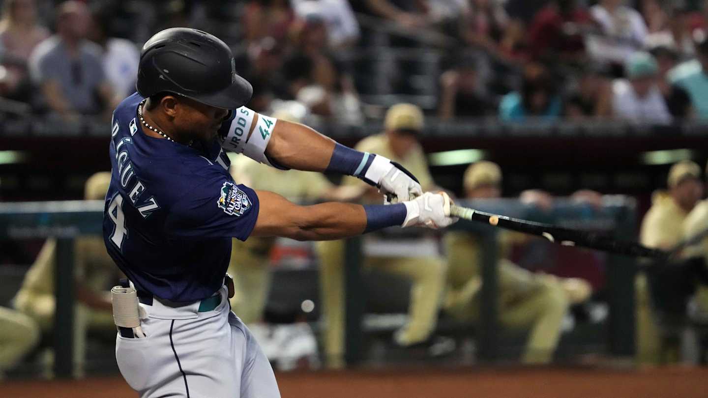 Seattle Mariners' Superstar Gets Fans Excited with Super Bowl Social ...