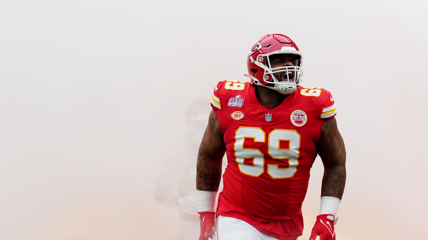 KC Chiefs Re-Signing DT Mike Pennel, Per Report - Sports Illustrated ...