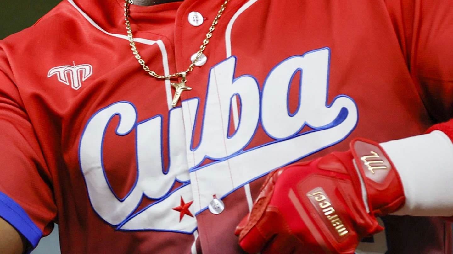 Report: 18-year-old Cuban standout inks deal with Twins - Sports ...