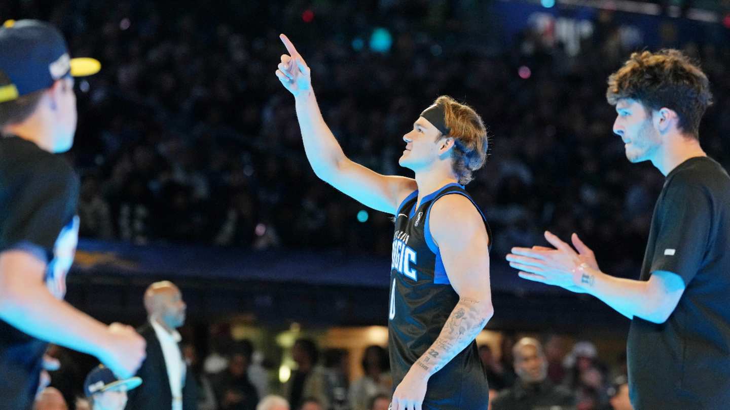 Mac McClung Defends Slam Dunk Contest Title with Iconic Dunk Over Shaq ...