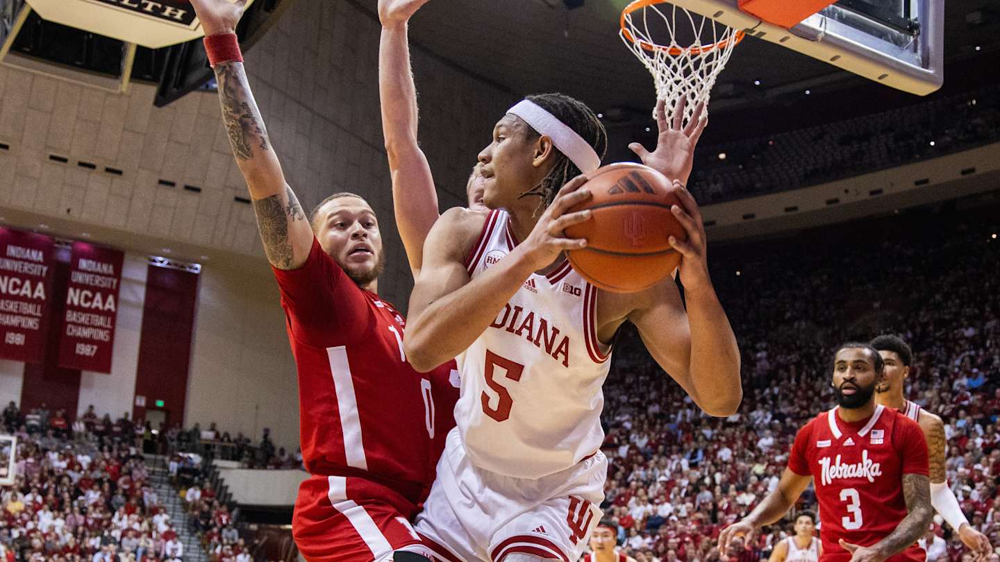 WATCH: Malik Reneau's Breakaway Jam Gives Indiana Huge Spark During 20 ...