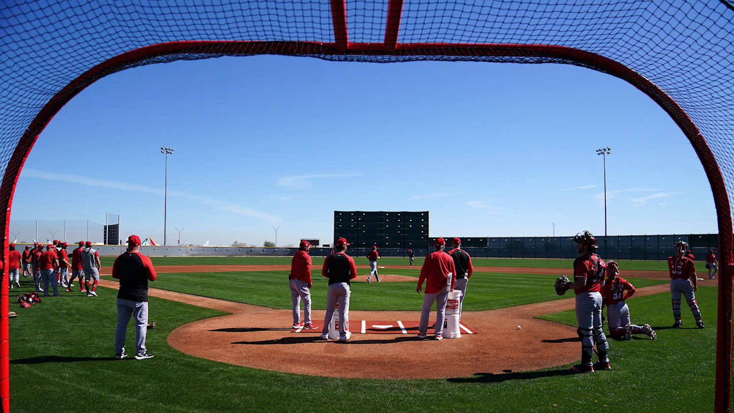 Ultimate Guide to 2024 Cincinnati Reds: Outfield - Sports Illustrated ...
