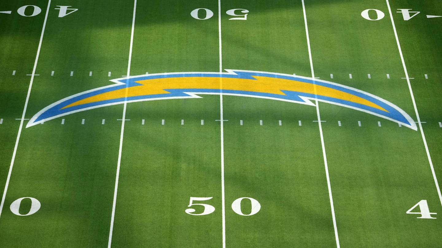 Former Chargers Fullback officially Retires - Sports Illustrated Los ...