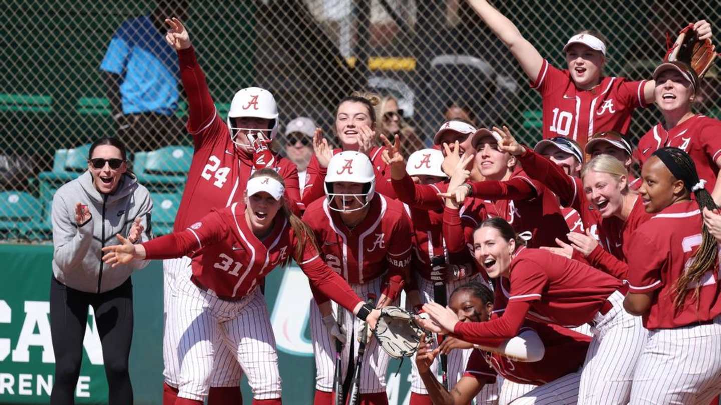 No. 10 Alabama Softball Shuts Out UAB, Sweeps Green & Gold Classic ...