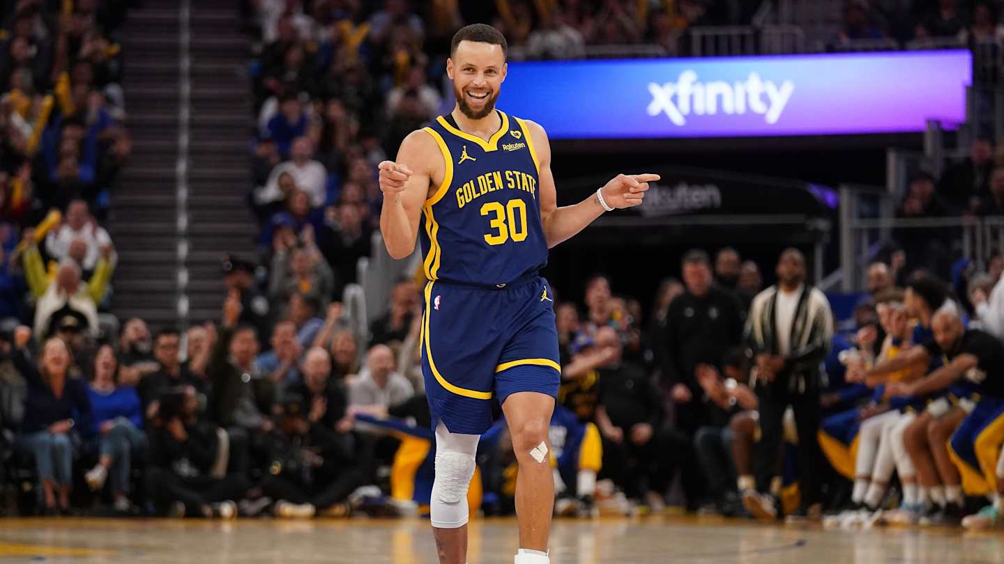 Steph Curry's No-Look Pass Went Viral In Warriors-Raptors Game ...