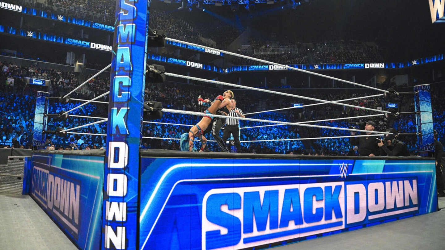 WWE SmackDown Results: Massive WWE Superstar Makes His Return From ...