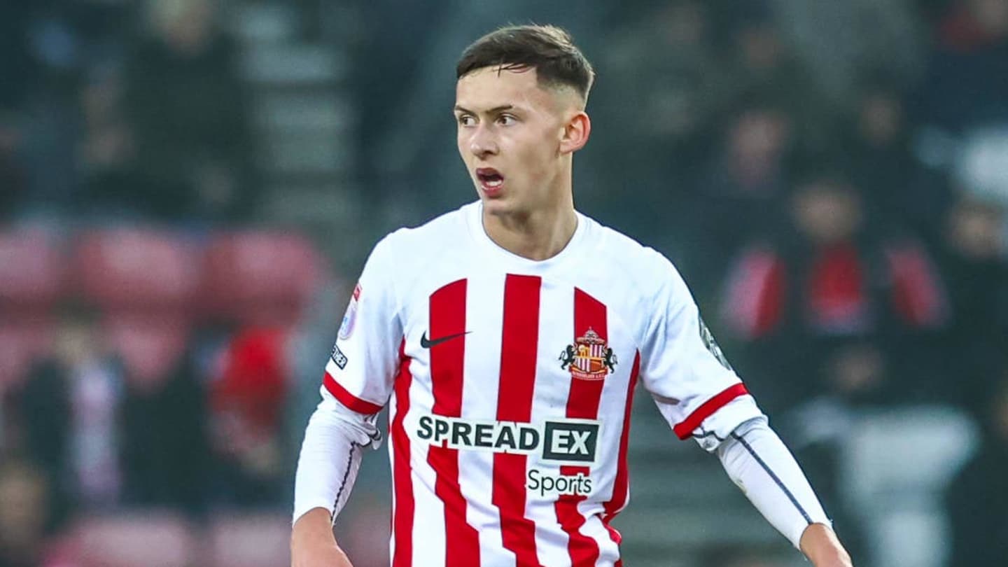 Chris Rigg to start as one of four changes? Sunderland predicted line ...