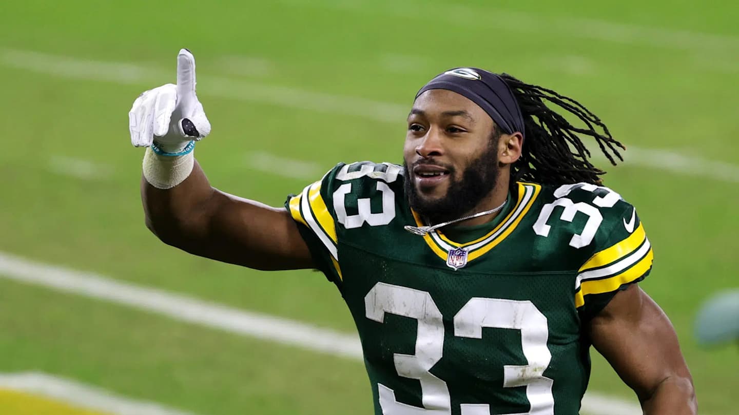 Potential Houston Texans Target Aaron Jones Signs One-Year Deal With ...
