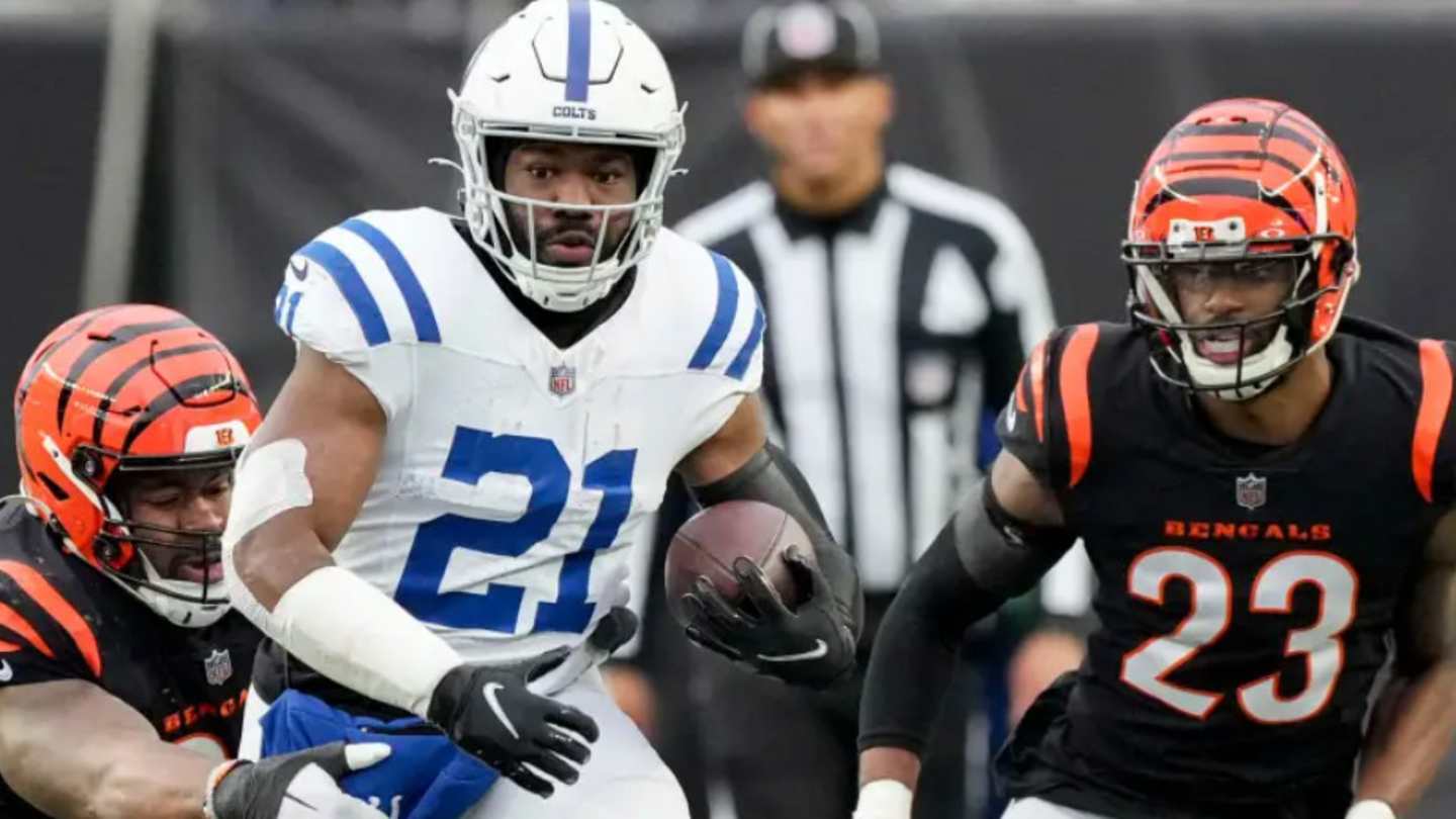 Dallas Cowboys Make 1st Signing (Sieg!) As Zack Moss Exceeds ‘Comfort ...