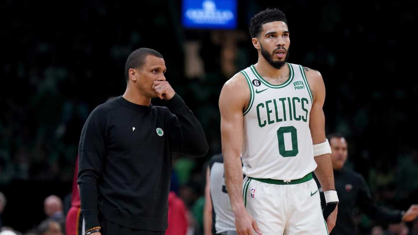Celtics’ Joe Mazzulla Argues With Reporter Over Jayson Tatum’s ‘Slump’ - Sports Illustrated