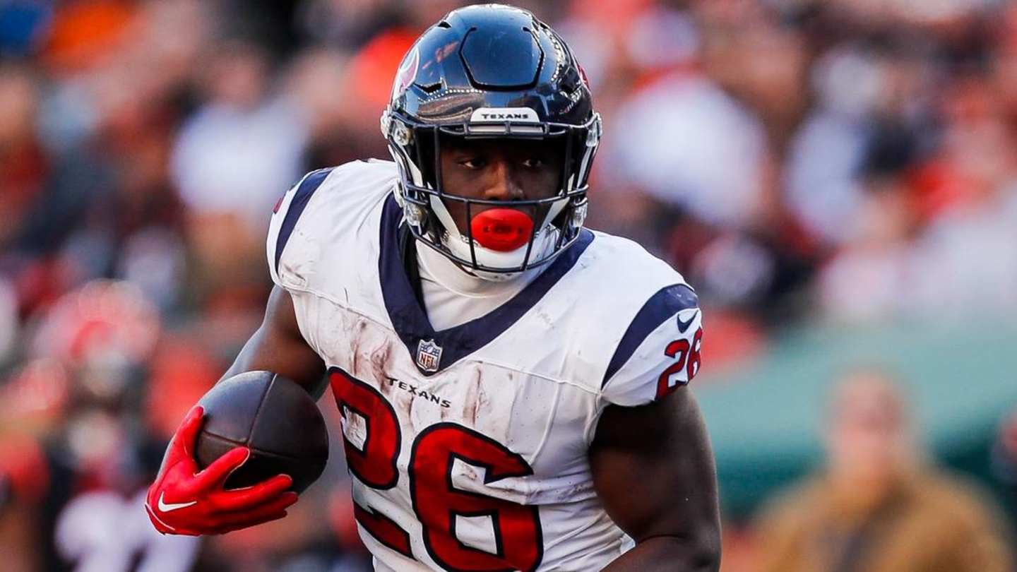 Devin Singletary Keeps Favorite Uniform Number With Giants Despite ...