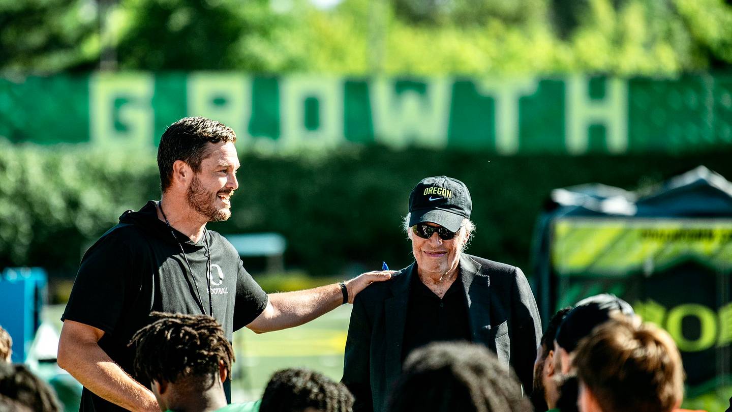 Phil Knight Makes Surprise Visit to Oregon Football Practice - Sports ...