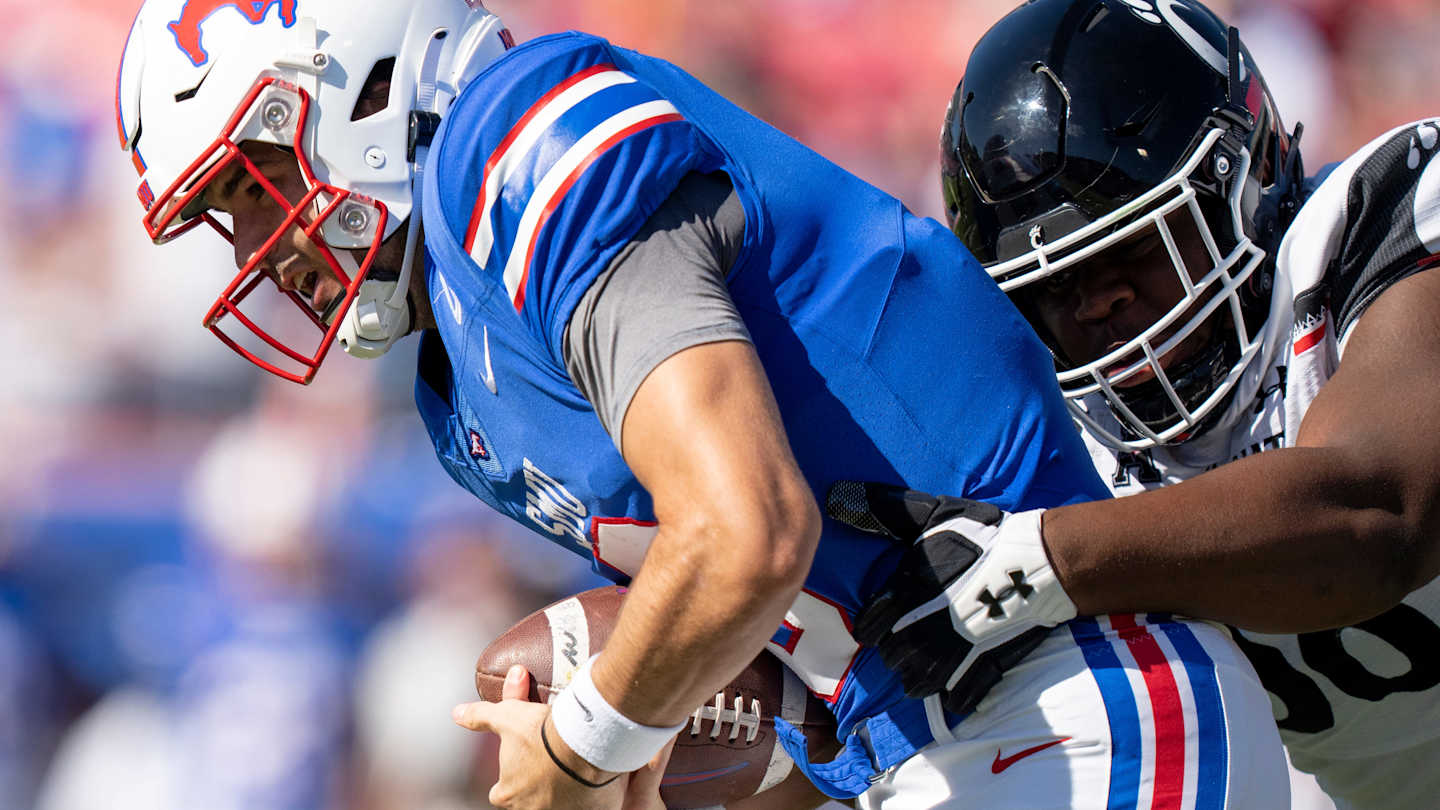 Cincinnati Defensive Tackle Dontay Corleone Named to 2023 Walter Camp ...