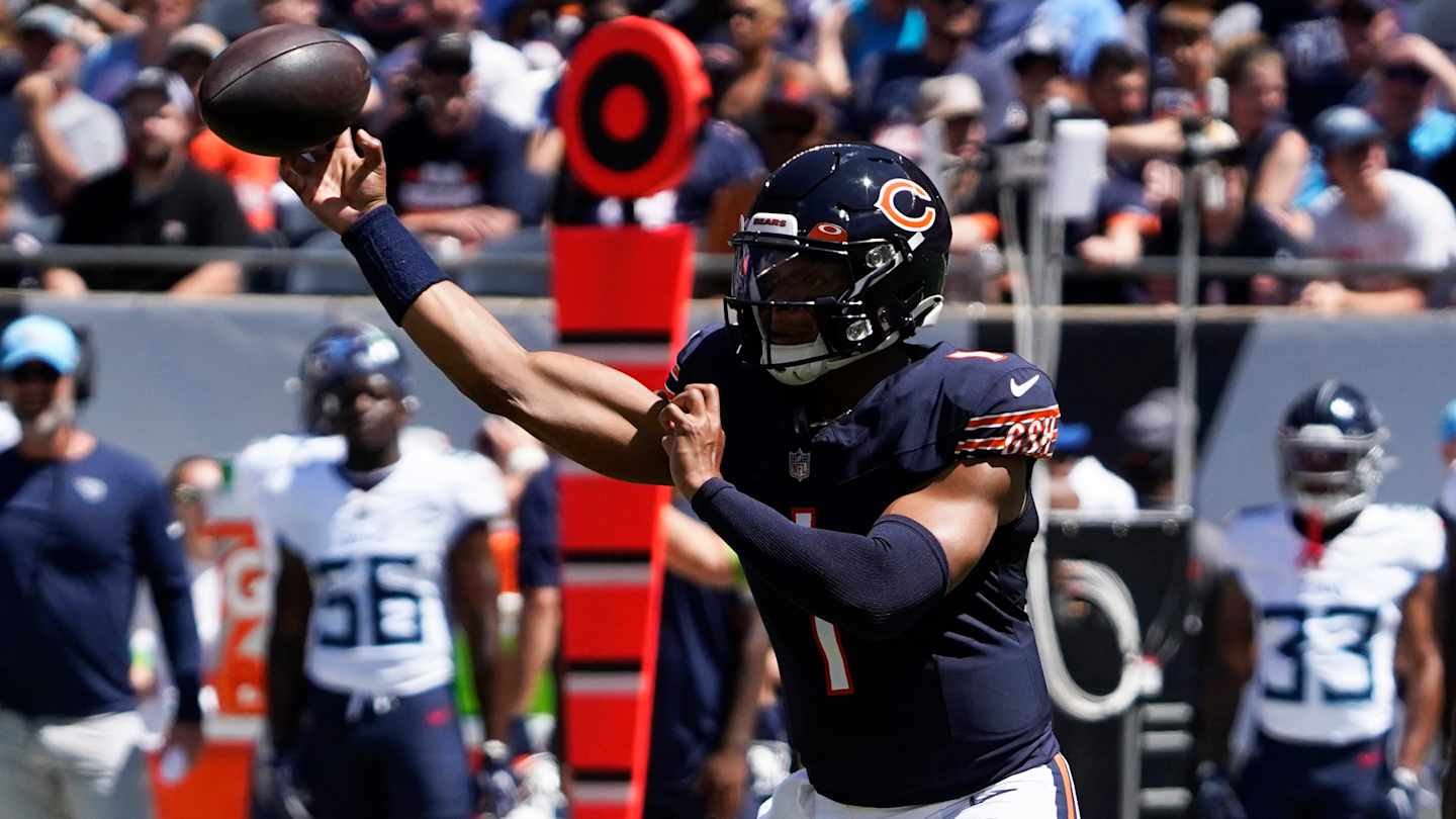 Justin Fields Posts Perfect Statline in Preseason Debut for Bears, but ...