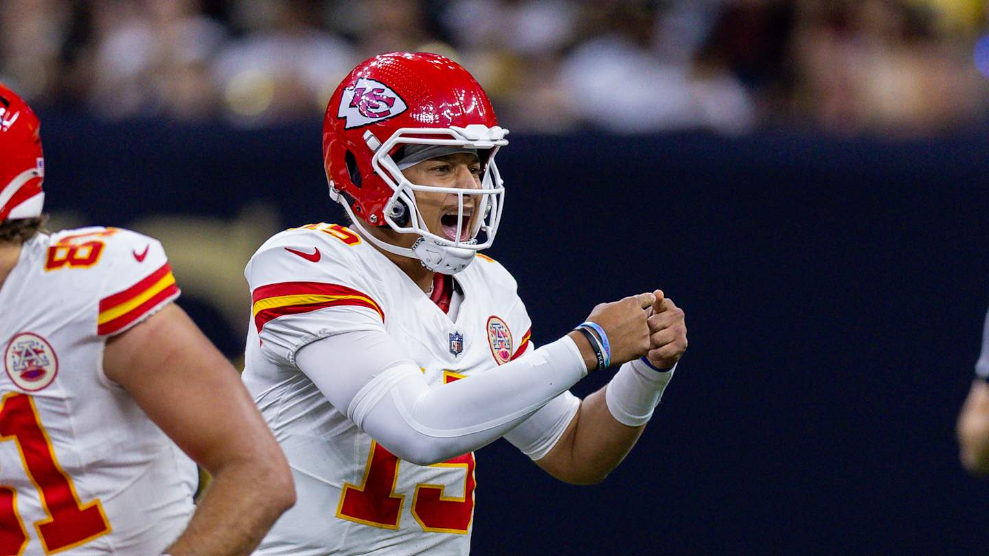 Patrick Mahomes Wore Fresh Adidas Sneakers to Preseason Game - Sports ...