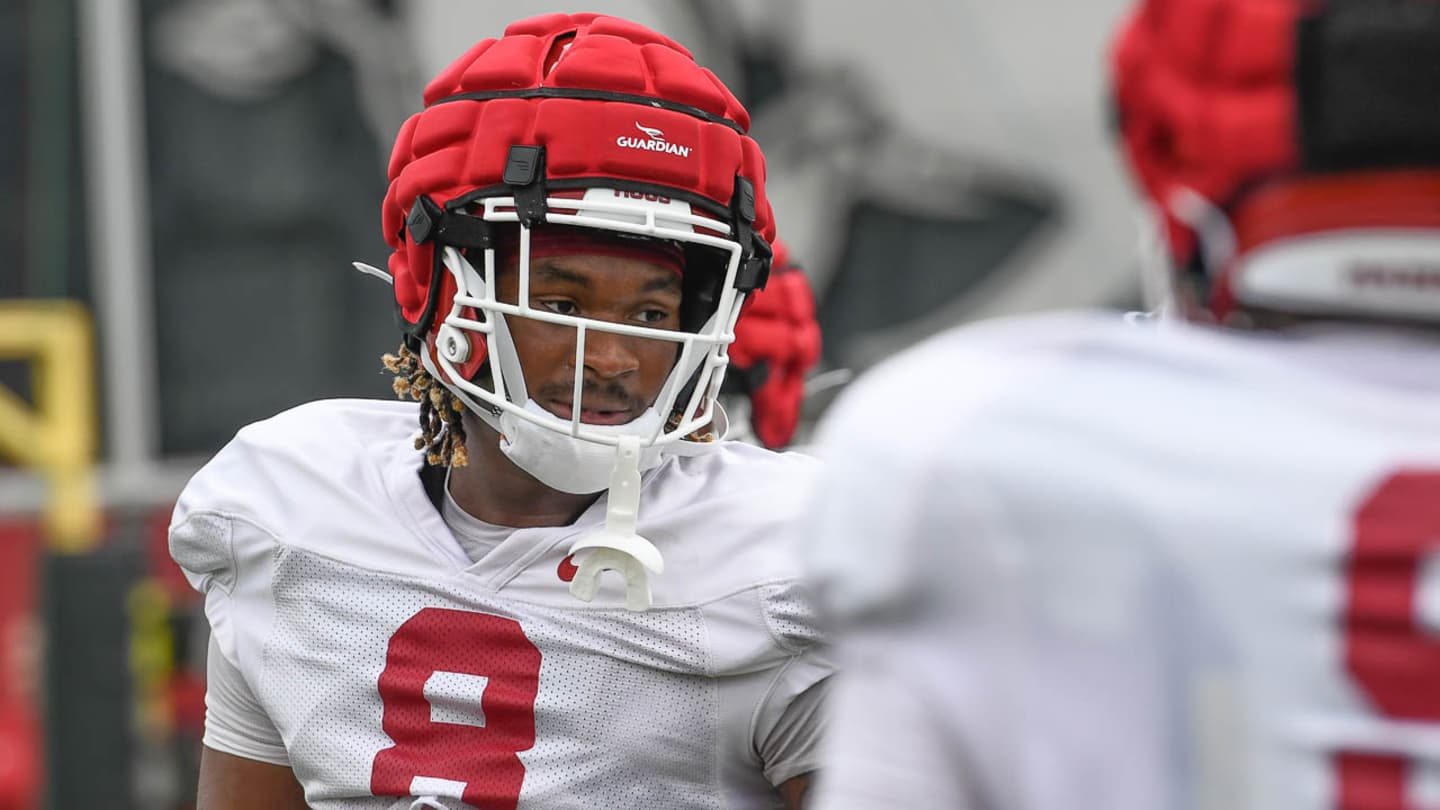 Hogs' Var'Keyes Gumms, Ty Washington, Luke Hasz - Sports Illustrated ...