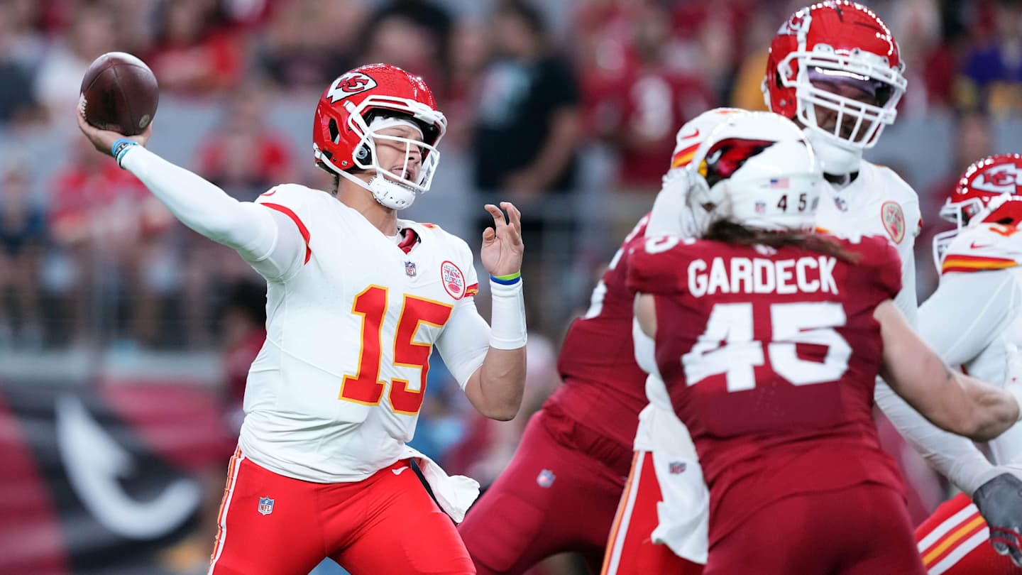 Chiefs’ Patrick Mahomes Laments Missing Wide-Open Travis Kelce - Sports Illustrated