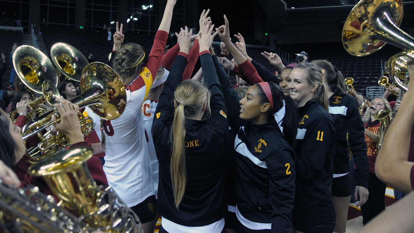 USC Women's Volleyball: 2 Trojans Honored On All-Pac-12 Preseason Team ...