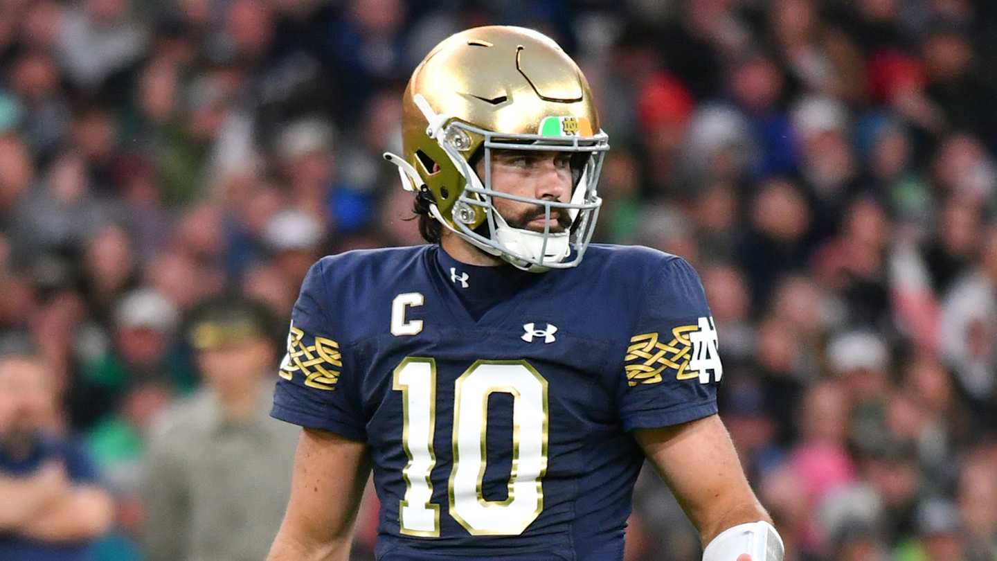 College Football World Greatly Impressed by Notre Dame, Sam Hartman ...