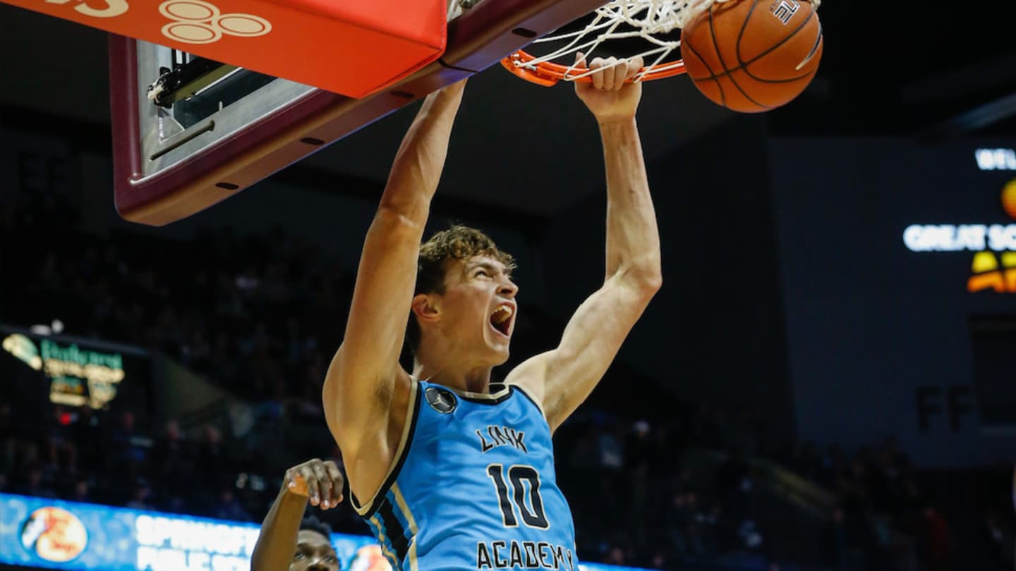 Cade Phillips Factors Into Long-Term Plans For Tennessee Basketball ...