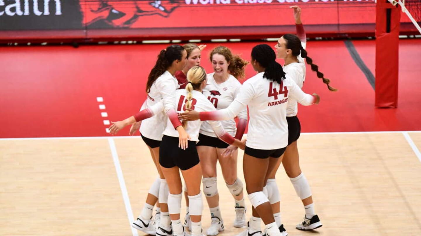 Razorback Volleyball Takes on Massive Challenge - Sports Illustrated ...