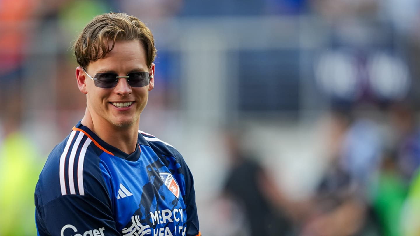 Cincinnati Bengals: Joe Burrow Hilariously Posted Old Selfie to Let ...