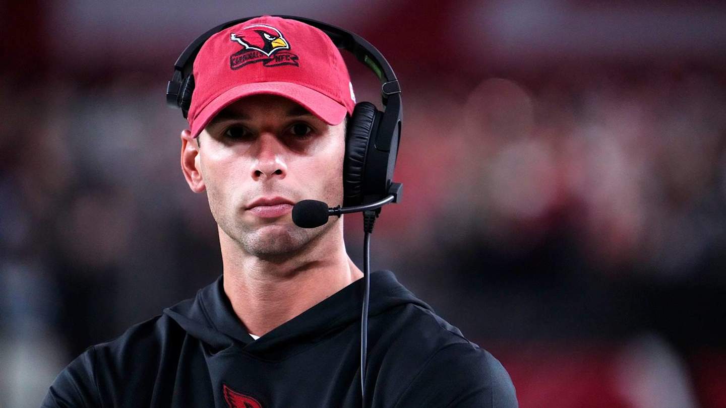 NFL Fans Roasted Cardinals Coach Jonathan Gannon Over Awkward Pep Talk ...
